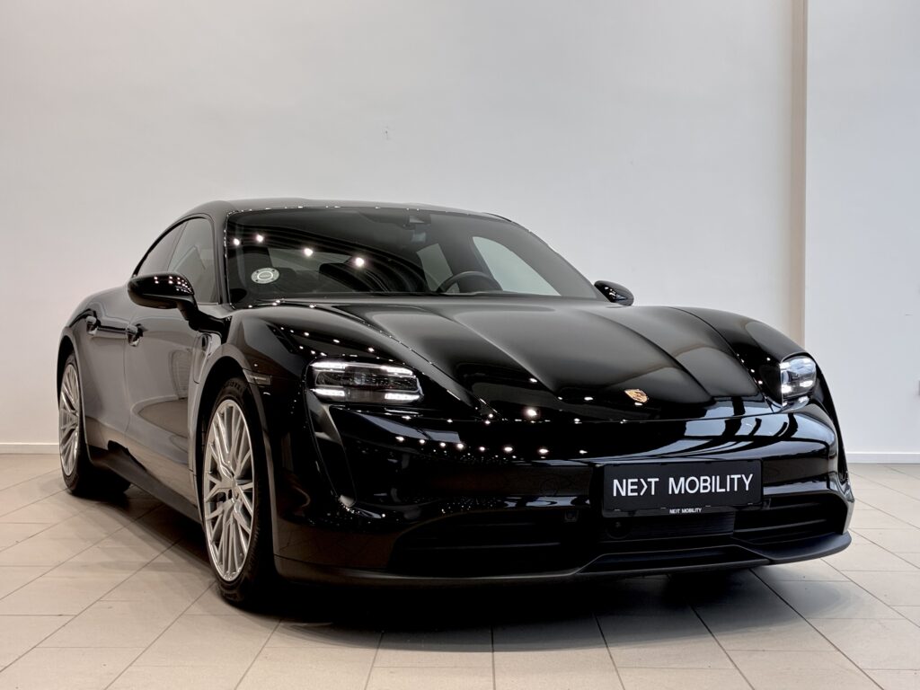 Xpeng P7 - Next Mobility